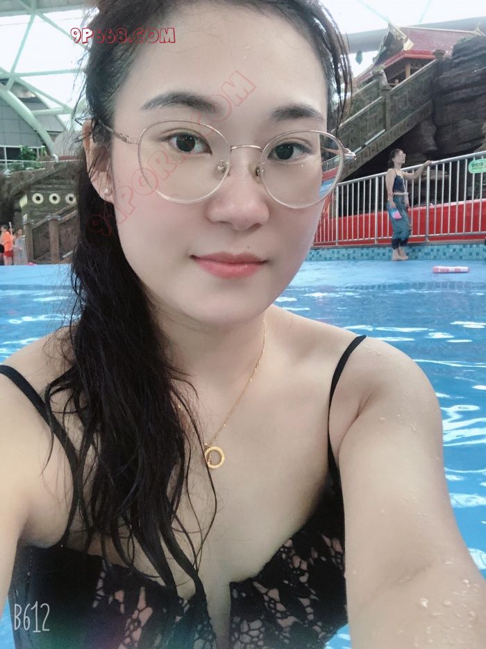 接龙_ 戴上眼镜的她，无与伦比的美丽 - 91自拍论坛|91论坛|91PORNY|九色